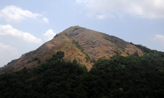 Tamilnadu Tourism: Kesavanpara View Point, Nelliampathy