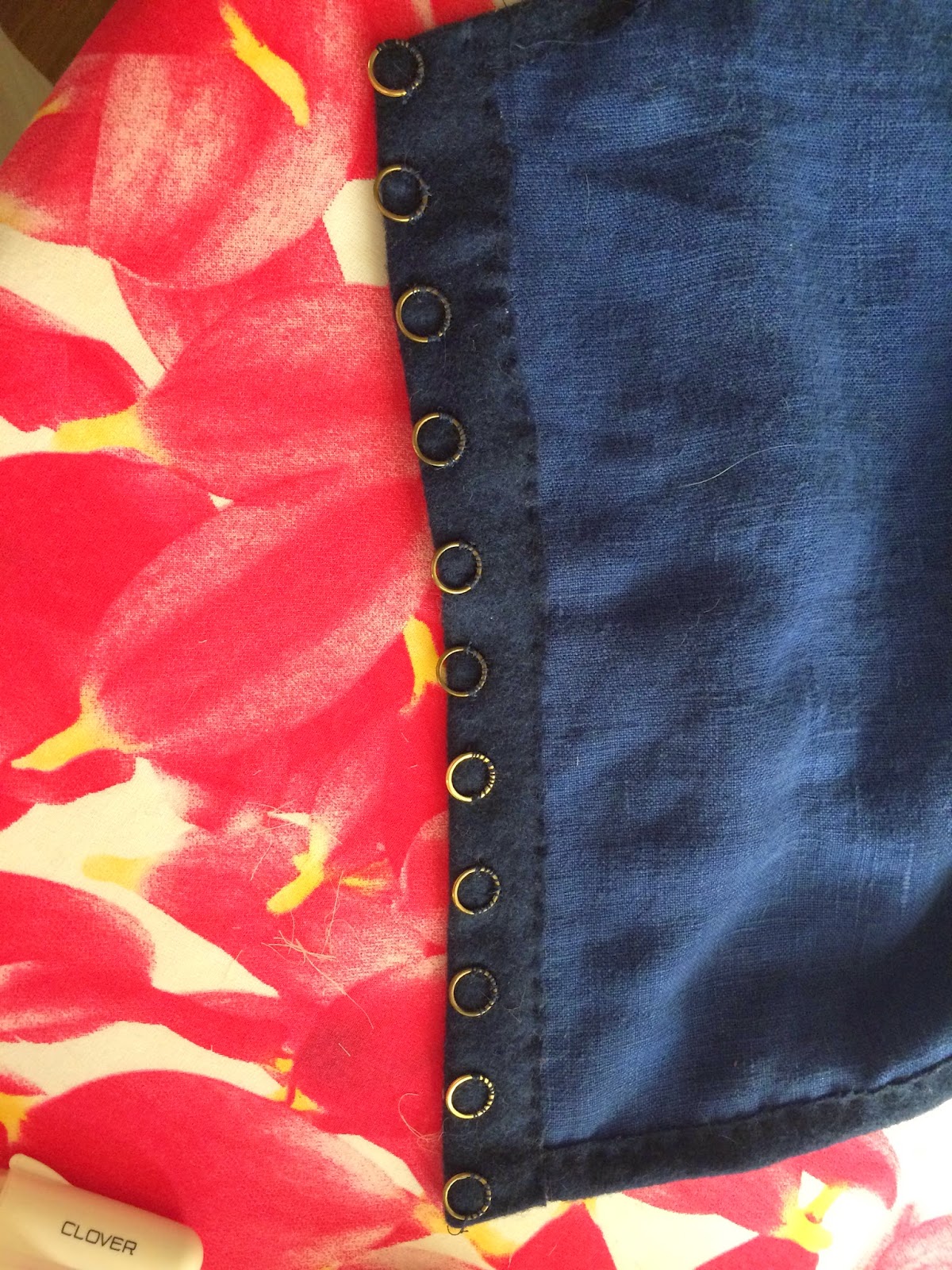 15th century kirtle blue wool kirtle, take one.