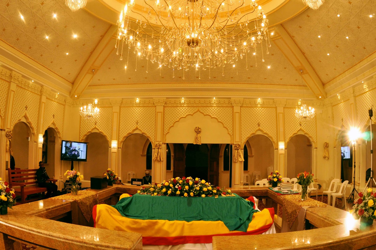 Surfing Behind the Wall: Habibia celebrates 100