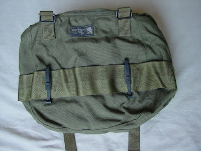 Webbingbabel: London Bridge Trading Buttpack Silver Label 90s