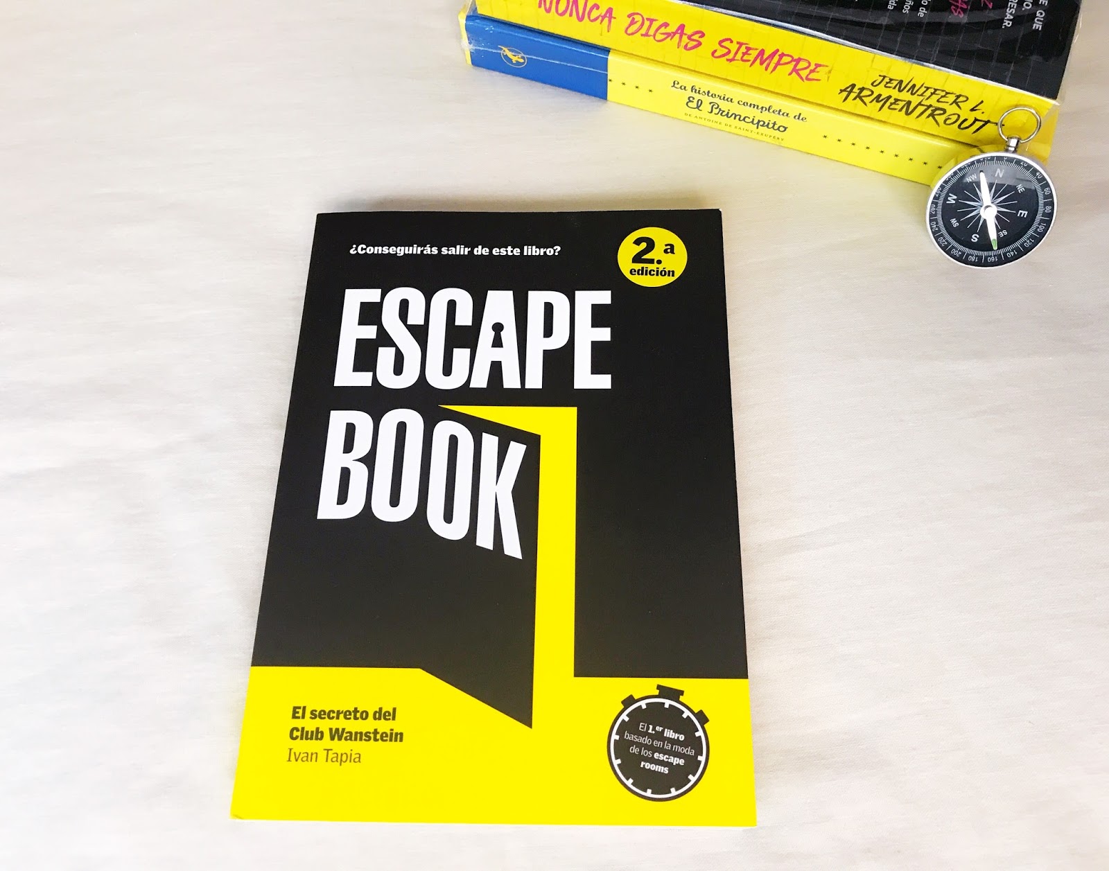 Caos Literario: Reseña: Escape Book (Escape Book 1) - Iván Tapia