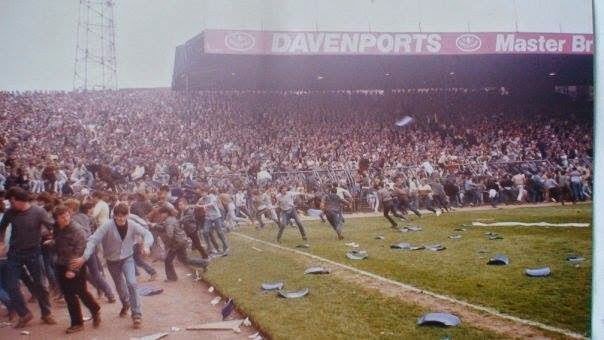 Football Hooligan Pictures: TWENTY PICTURES: Birmingham v Leeds riot 11 ...
