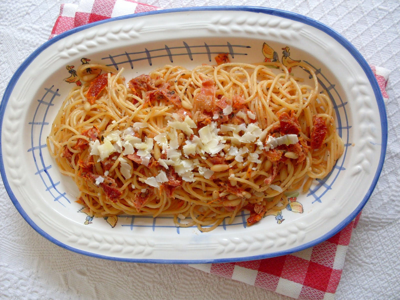Reyes de Vicente: Spaghettini al Pesto Rosso Panna