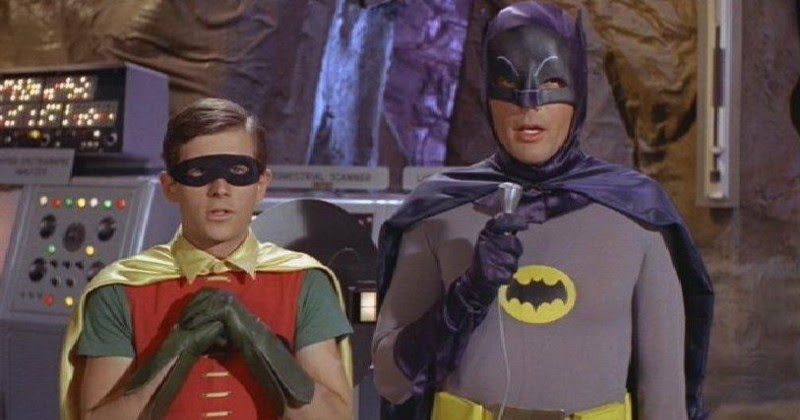 COM DEFEITO DE FABRICAÇÃO: Bátima na Feira da Fruta / Batman Feira da Fruta