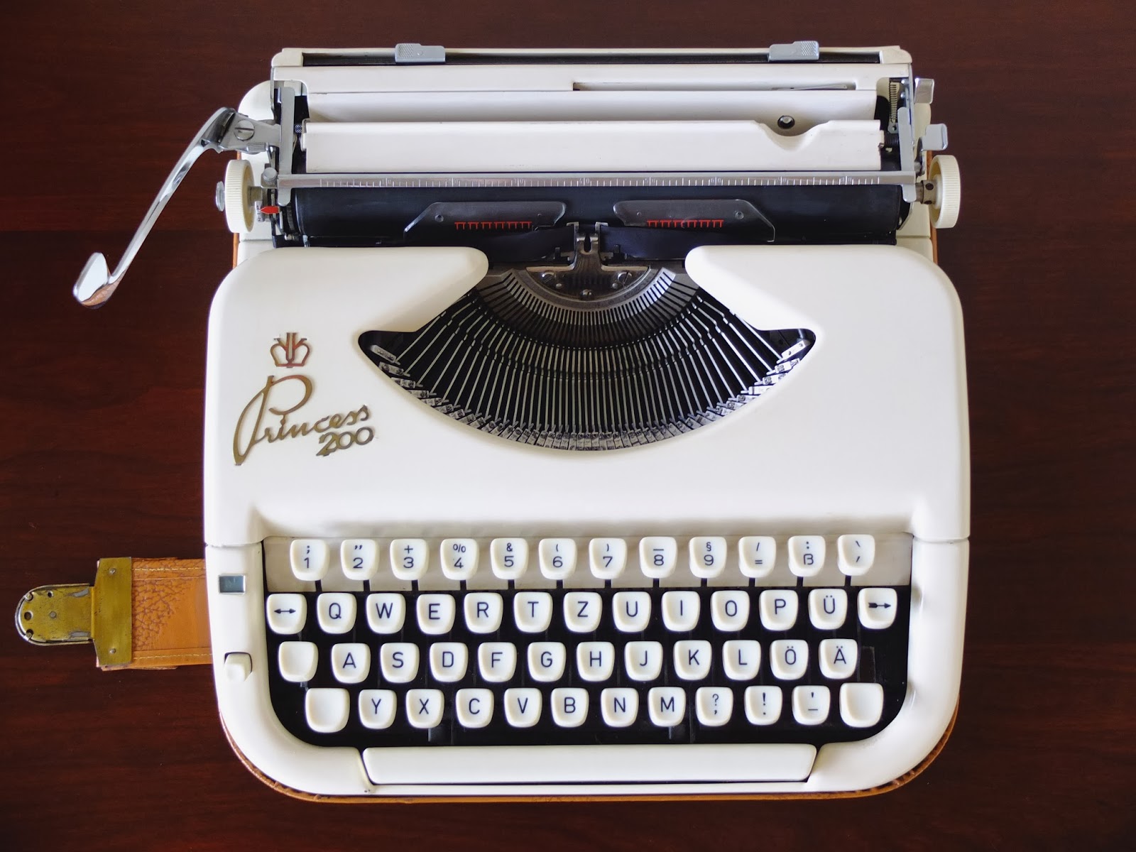 x over it: Some call this the best flat typewriter