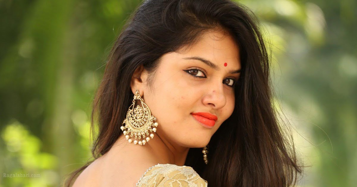 damsel4all: Gayathri Suresh
