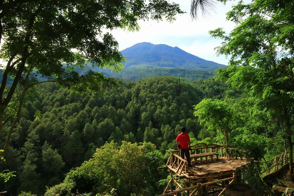 Panorama Alam Gunung Ciwaru Majalengka | Urban Cirebon