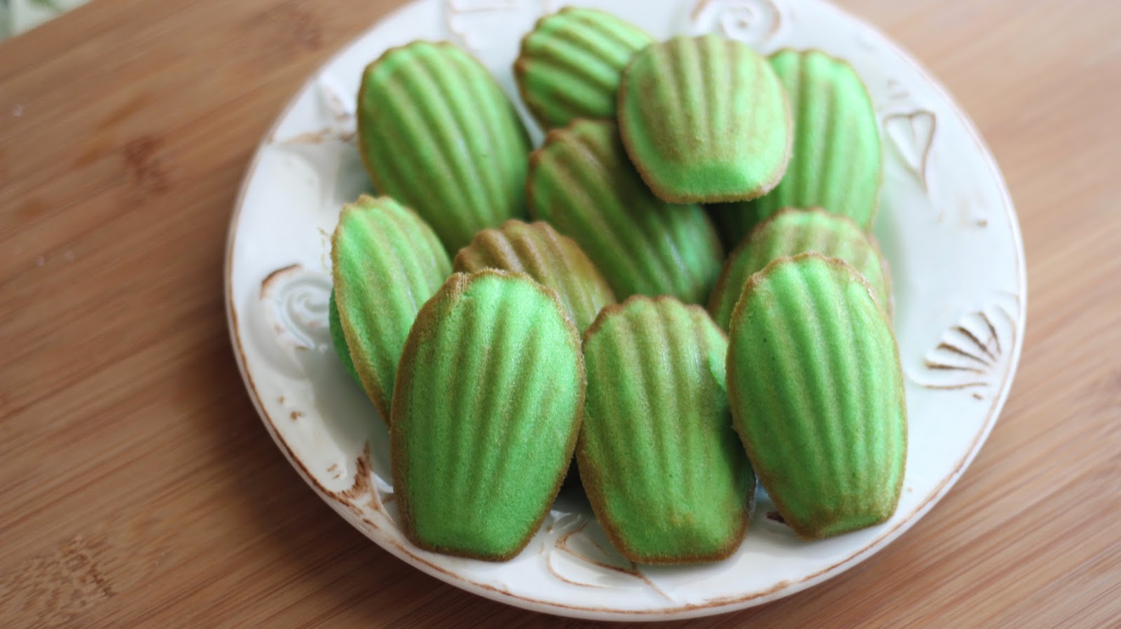 Boriville: Madeleine Recipe Pandan Flavor (Banh Con So La Dua)