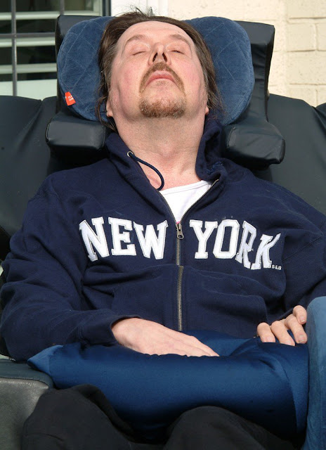 [CLIVE BURR] - Um pouco da história deste grande baterista do Iron ...