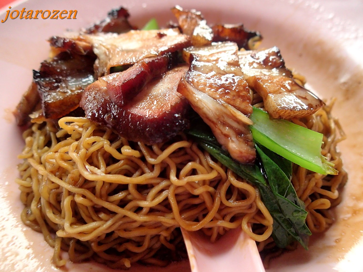 Footsteps - Jotaro's Travels: YummY! - Wantan Noodles @ Ho Kee Puchong