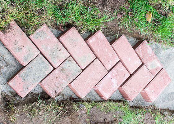 DIY Herringbone Brick Garden Path HOW TO GUIDE / Reclaimed Brick Tile Blog