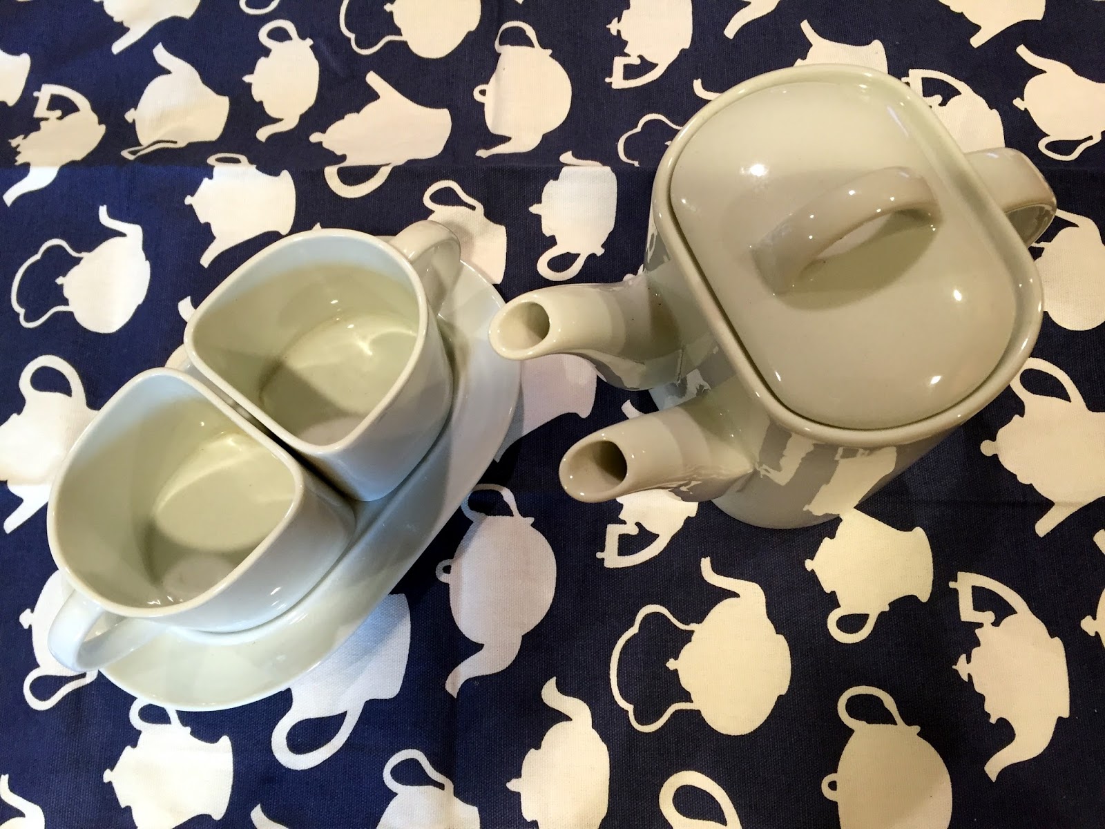 Rosemary's Sampler: Another Unusual Tea Pot