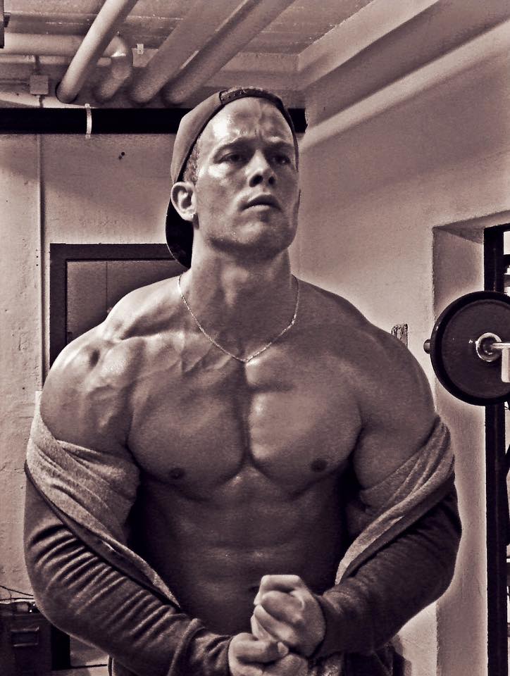 the beauty of male muscle: Lars