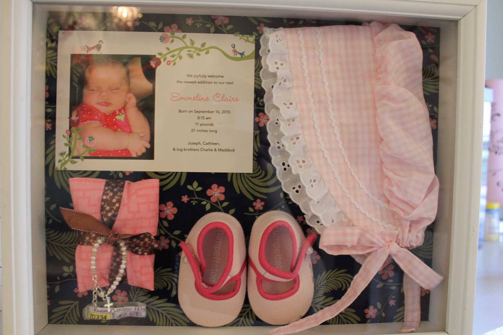 PeaHen Pad: Shadow box for baby
