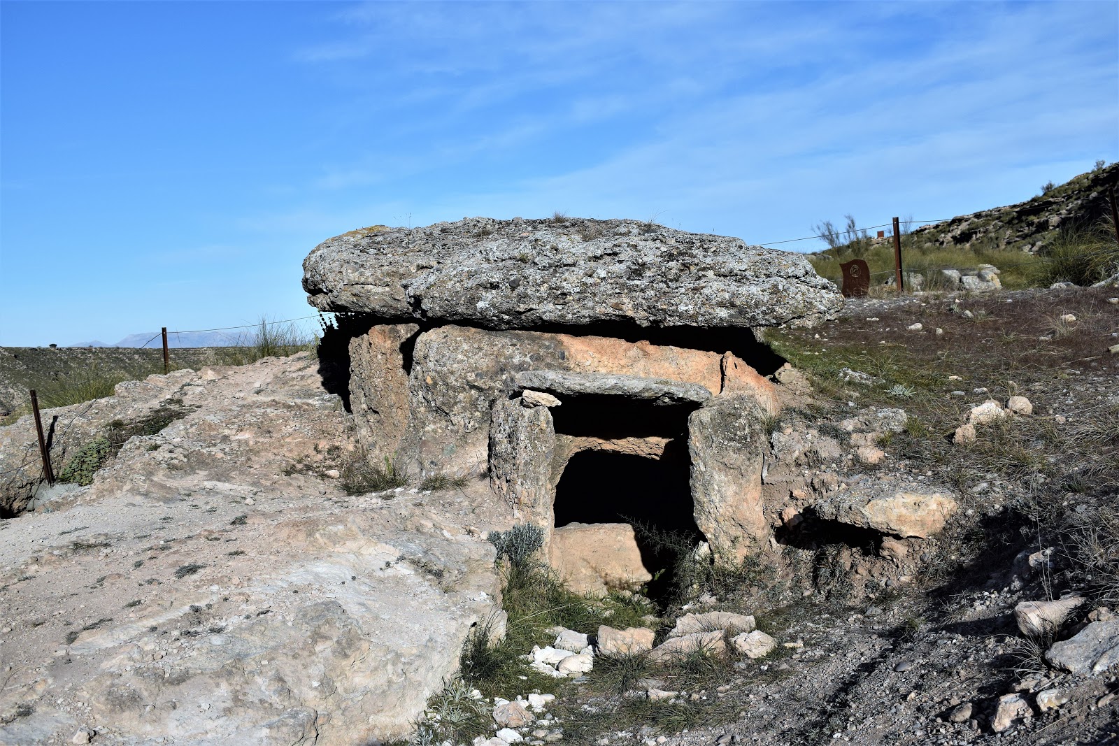 Caminando por Sierras y Calles de Andalucía: Gorafe II. Dólmenes ...