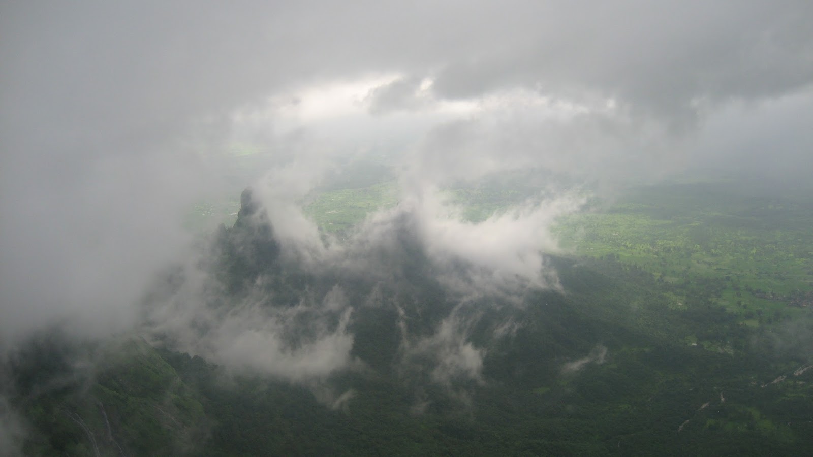 On the Edge of Sahyadris: Ahupe Ghat: A memorable walk through heaven