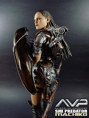 Cyber Nenas: She-Predator Machiko de Hot Toys