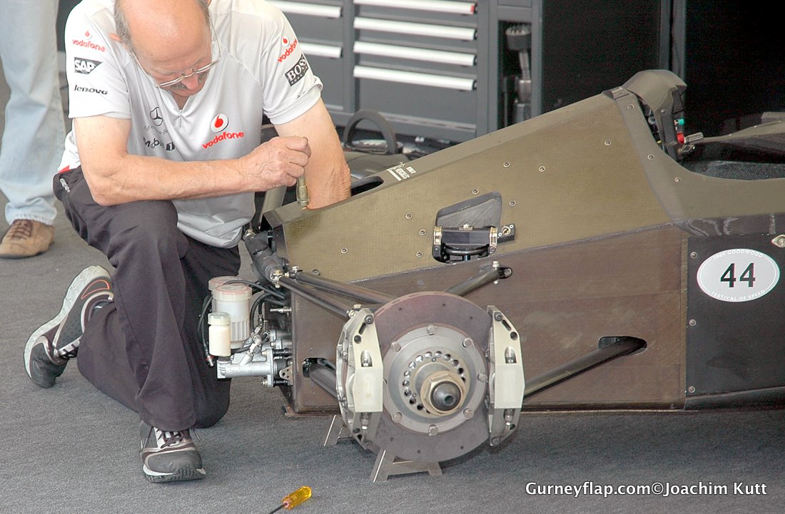 Modern McLaren MP4/4 - Part 1 - SomersF1 - The technical side of ...