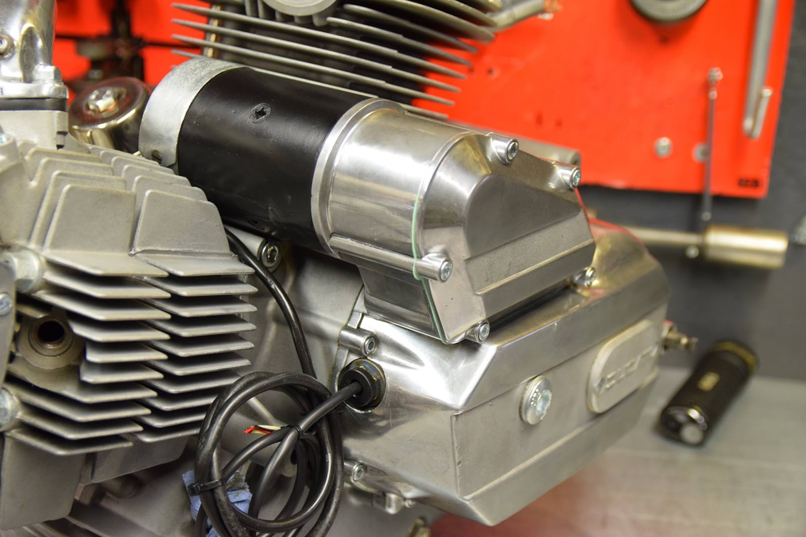 Racing Cafè: Engines - Ducati Darmah 900 SD