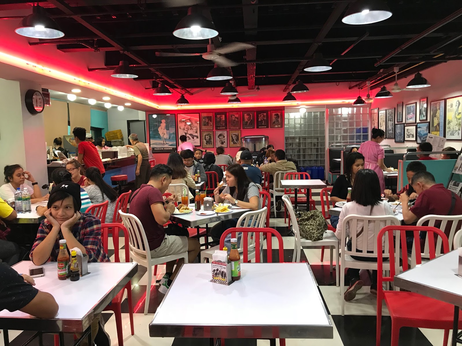 [Review] 50's Diner at Session Rd., Baguio City - The Blahger