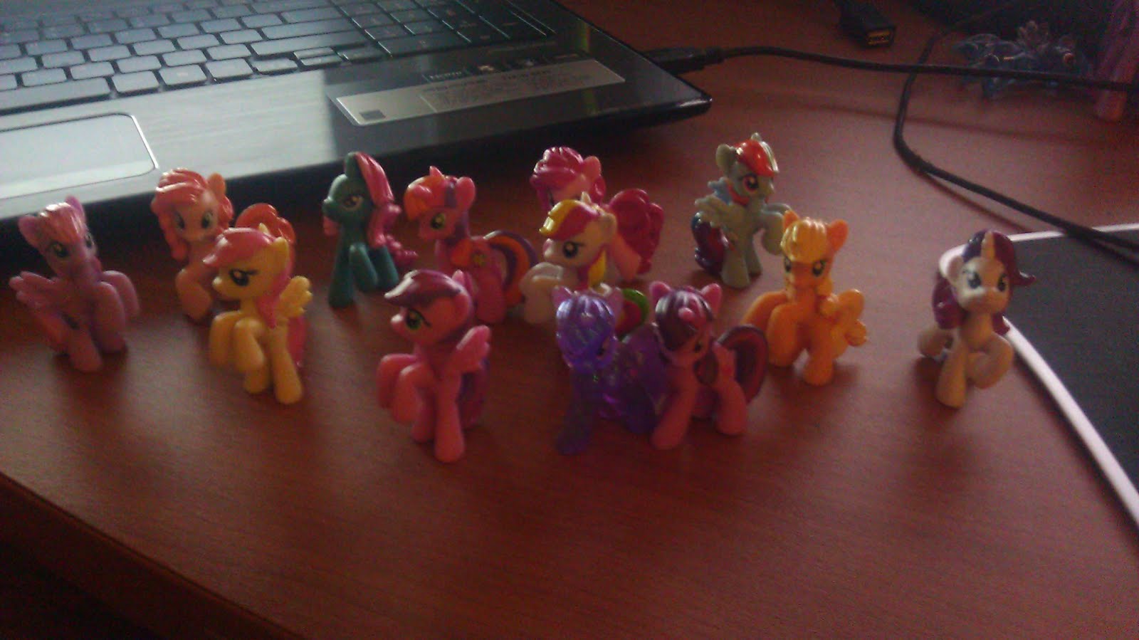 Equestria Daily - MLP Stuff!: Toy Review: Toys R' Us Exclusive ...