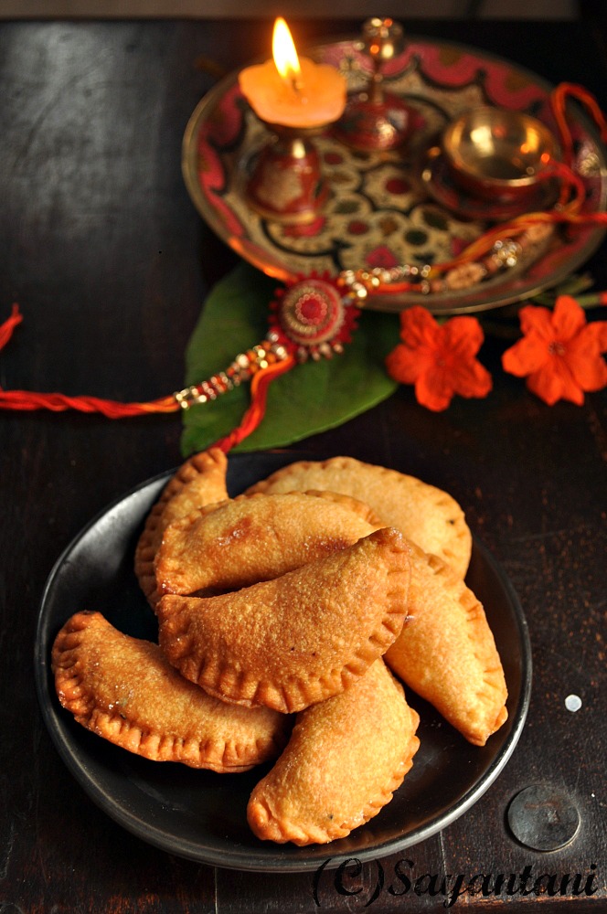 Gujia or Paraki to Enjoy Holi. - A Homemaker's Diary