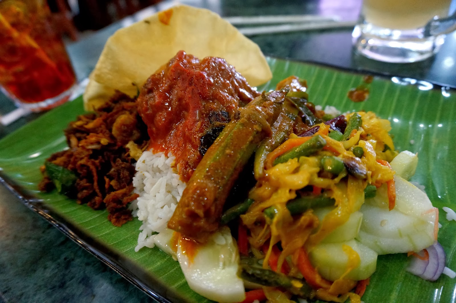 Sheemz's Mioozing's: Kayu Nasi Kandar: A very popular mamak restaurant.