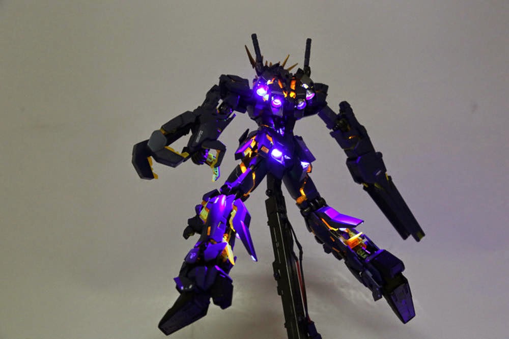 Custom Build: MG 1/100 Banshee + LED Installation