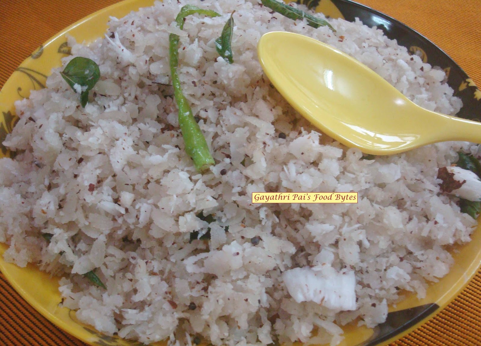 Gayathri Pai's Food Bytes: Pova (Beaten Rice) Usli.