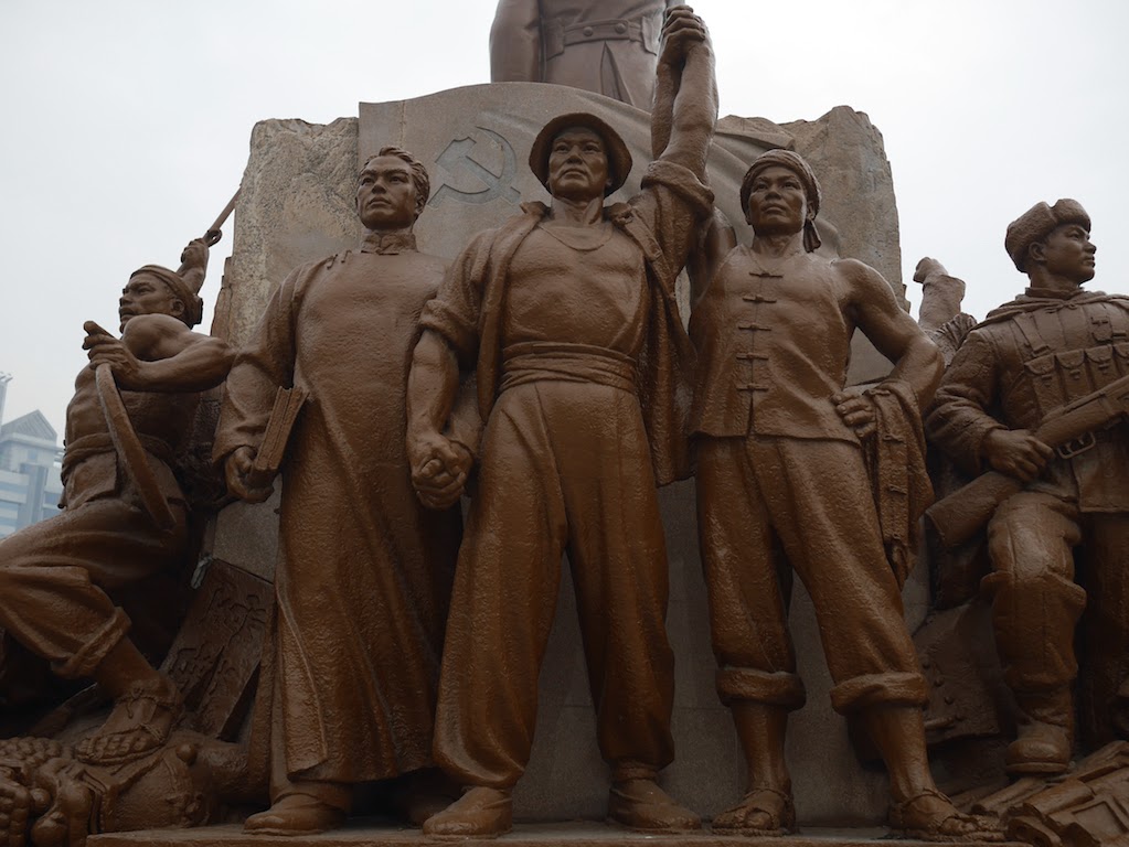 The Many Faces Around the Mao Zedong Statue in Shenyang - Isidor's Fugue