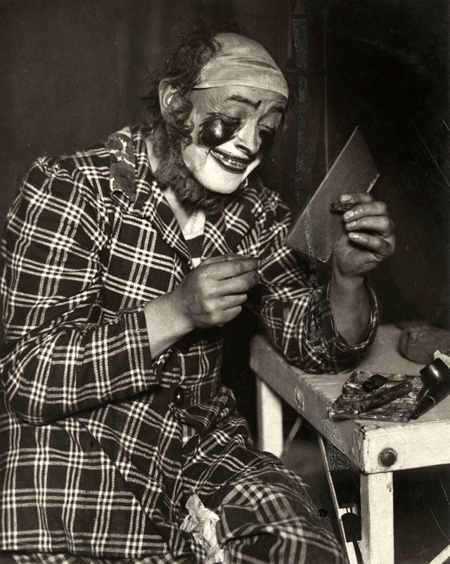 24 Cozy Snapshots of Circus Performers at the Backstage in the 1920s ...