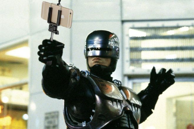 JIMSMASH ! ! !: GIVE THIS PIC A ROBOCOP MOVIE QUOTE