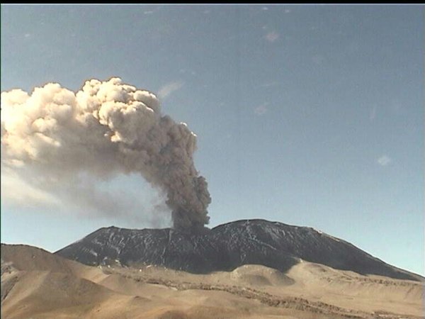Culture Volcan: Emission de cendres sur le volcan Lascar