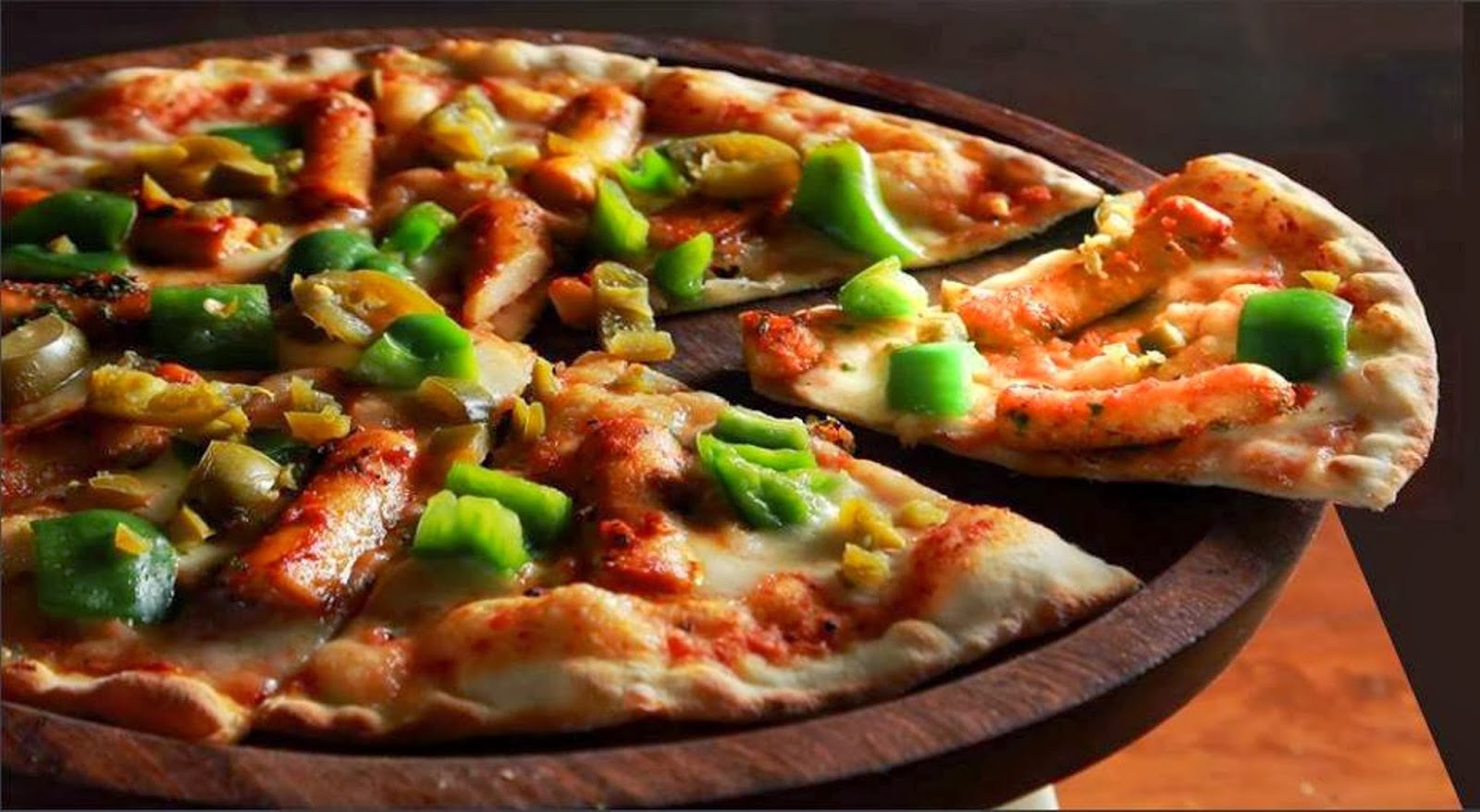 Tri colour pizza at Pizzeria Rossa, HKV | Lettuce Review