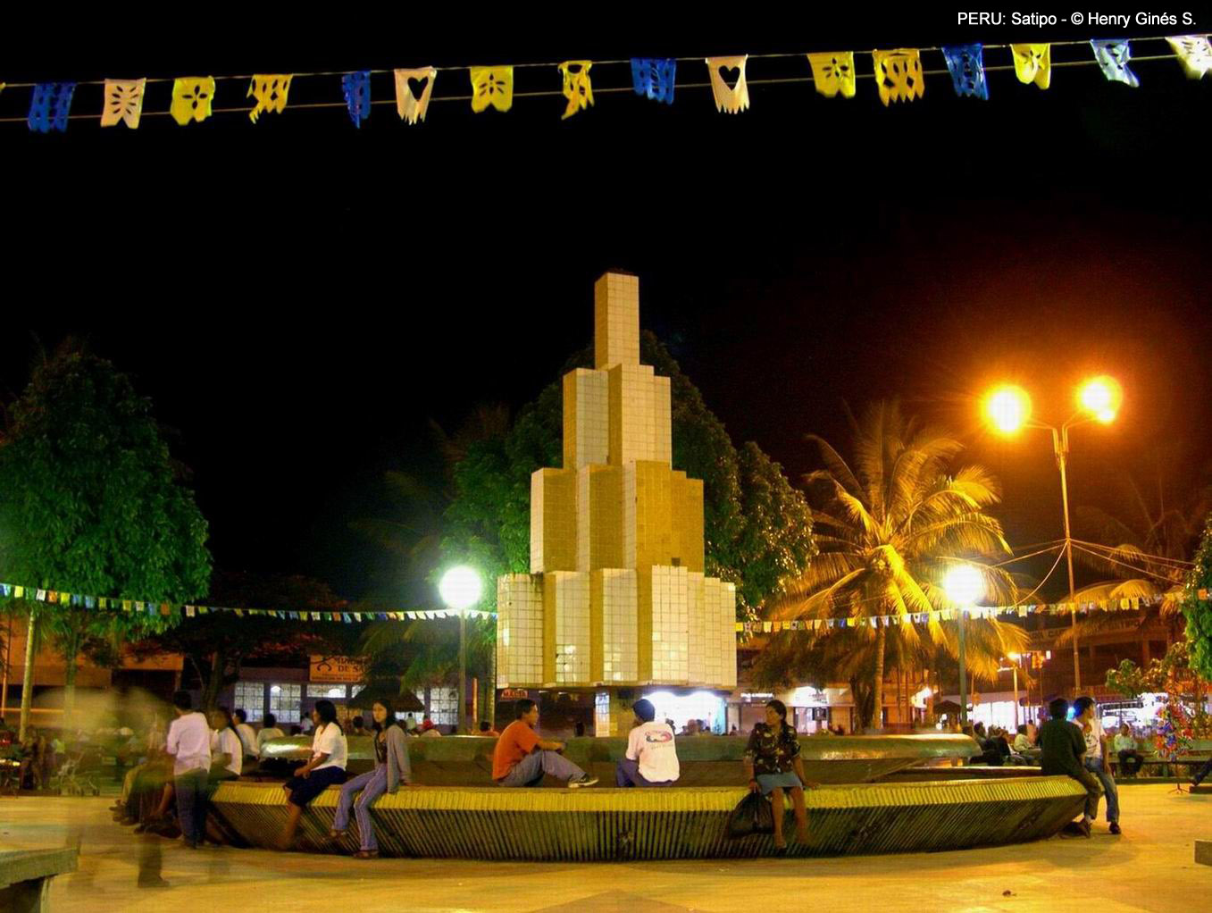 COMENTARIO AL DÍA: SEMANA SANTA POR SATIPO - JUNÍN - PERÚ