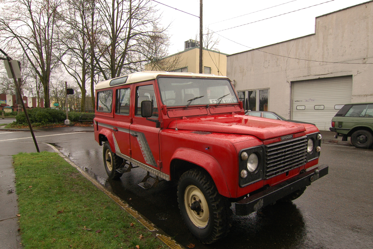 OLD PARKED CARS.: 1988 Land Rover 110 CSW.