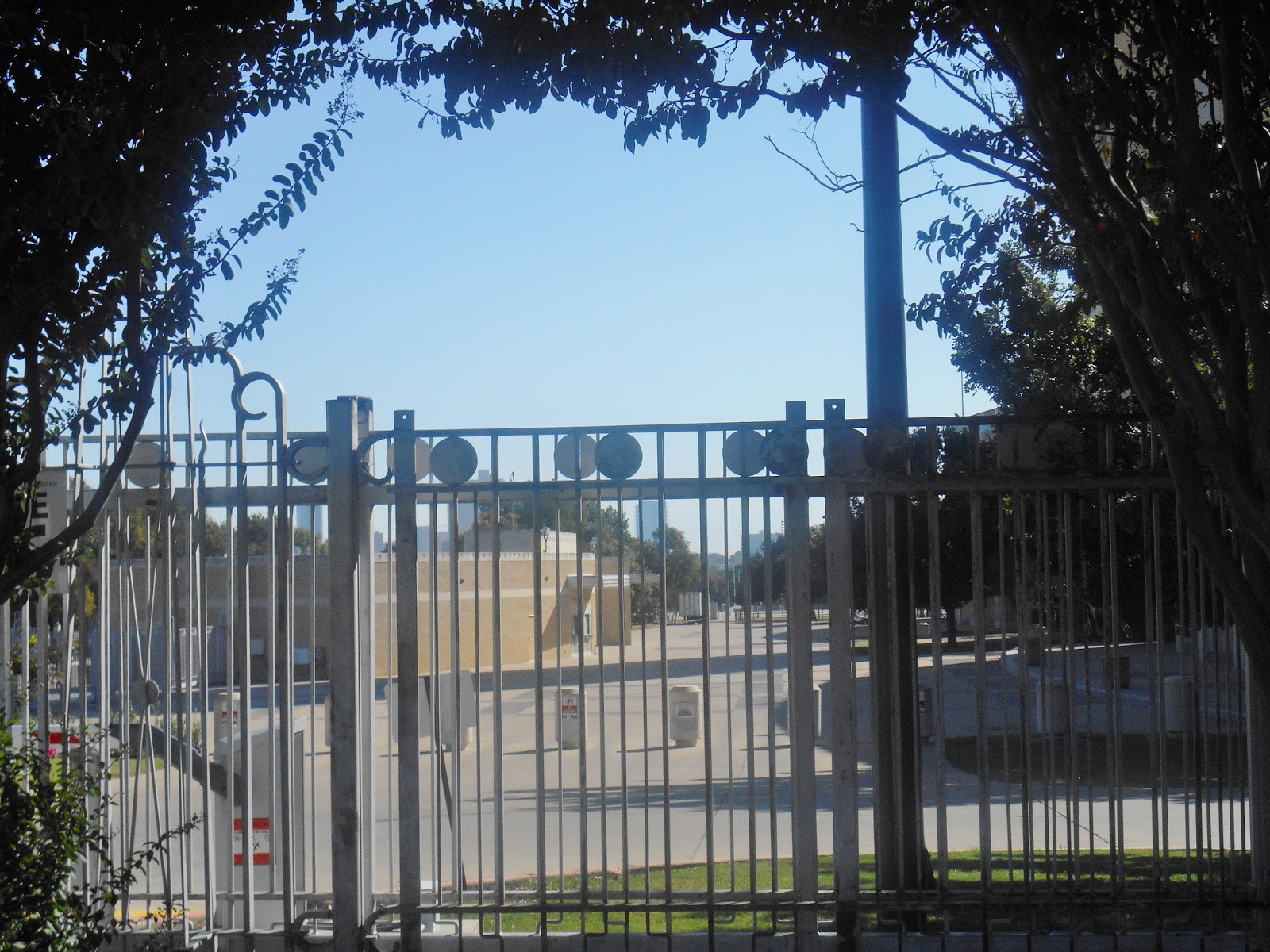 Thoughts from Meme's Corner: Good Fences