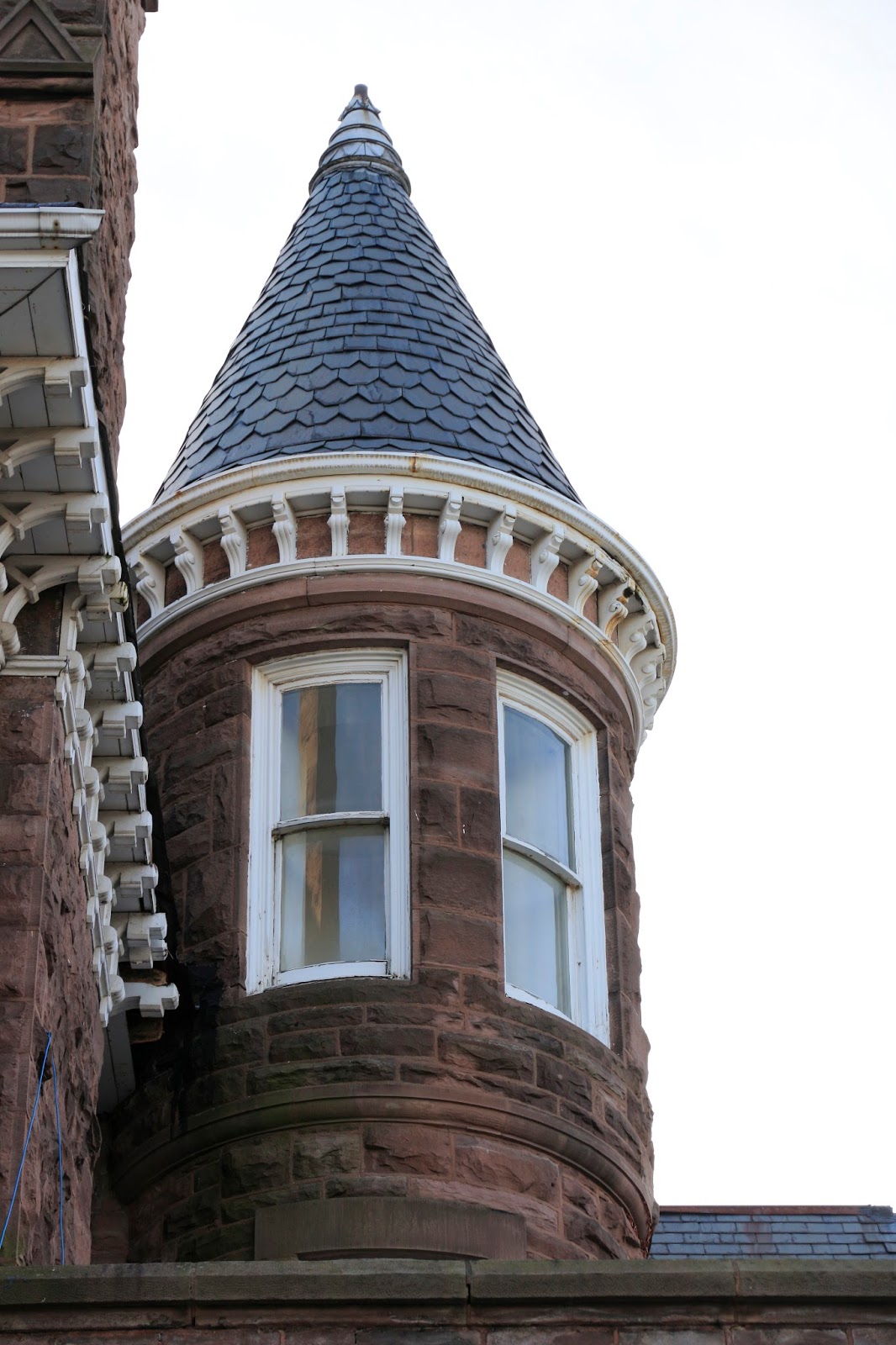 FRESH BRICK: CASTLE CUTS