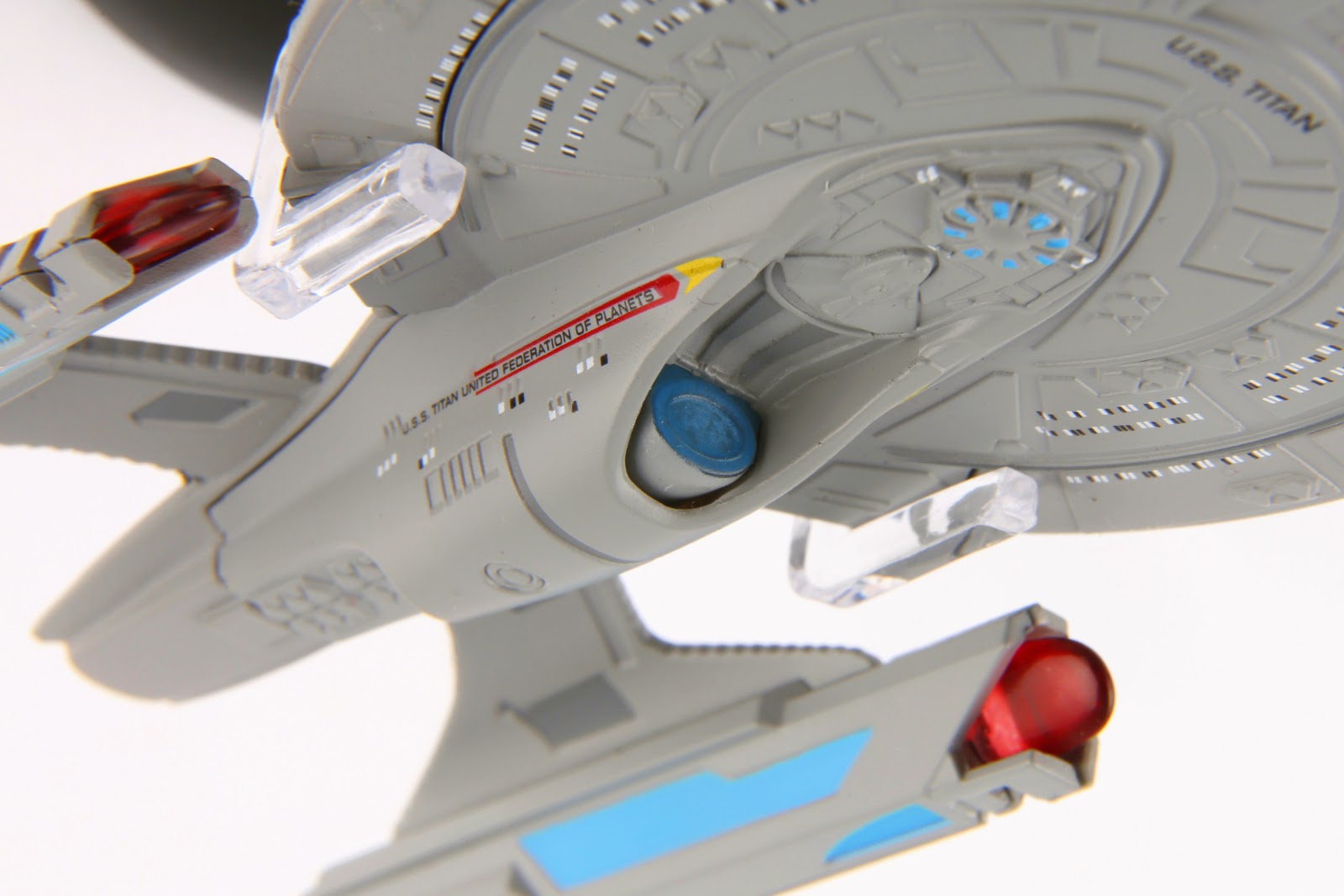 The Trek Collective: Review: The Official Starships Collection - USS Titan