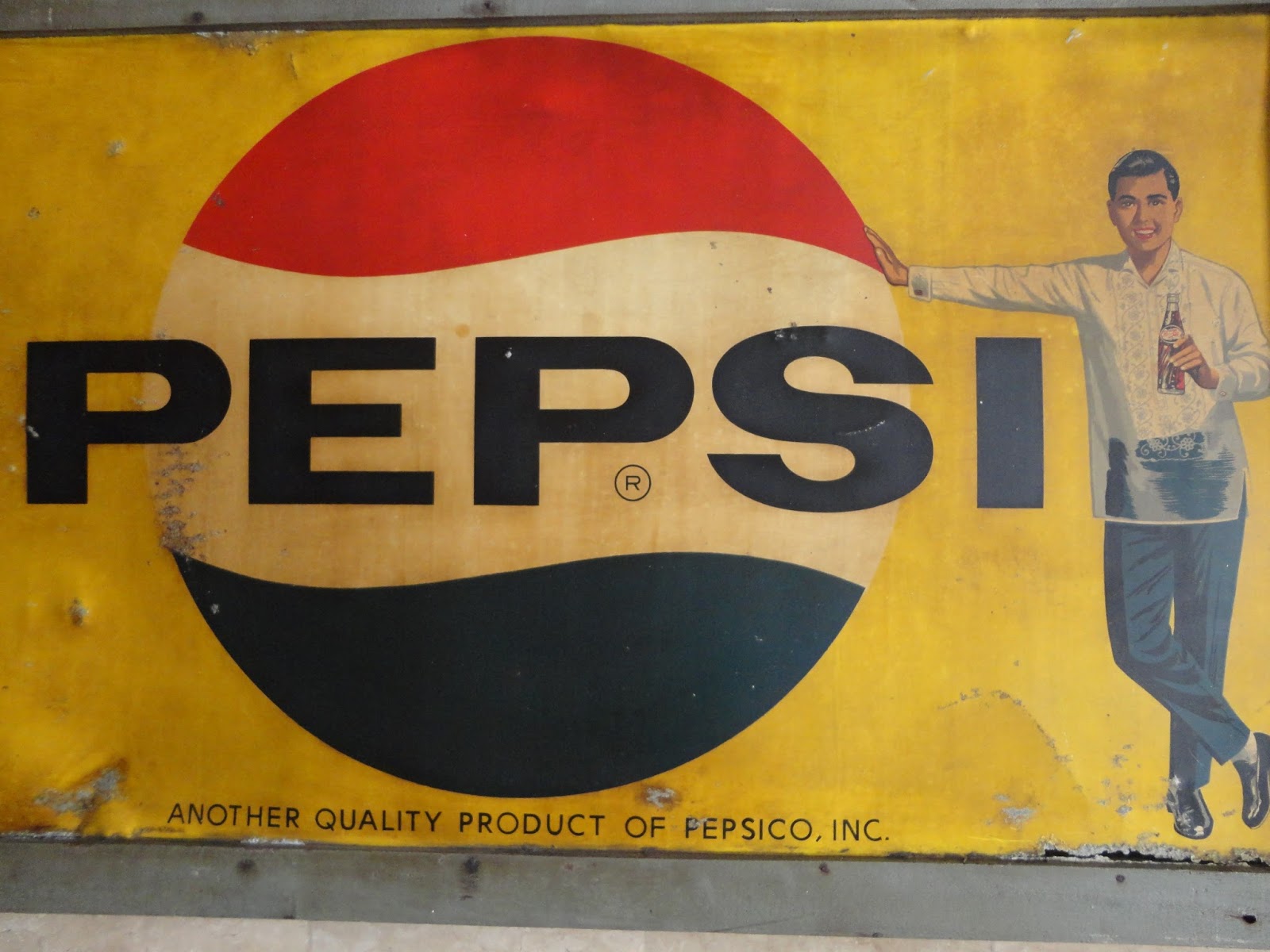 A FLY AND A FLEA: 368. Advertique: '60s PEPSI 'The Big One" STORE SIGN