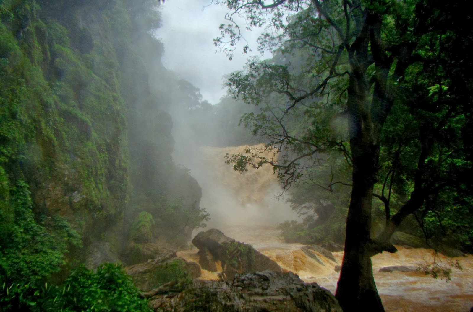Sathodi Falls Sirsi Attractions