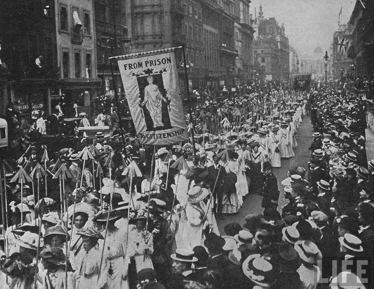Vintage et cancrelats: Les suffragettes