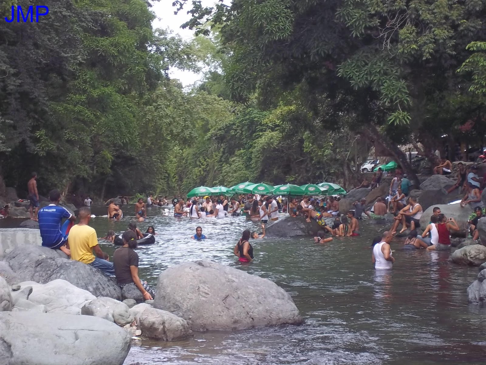 LA ESQUINA DE PANCHO PEREZ.: RIO FULA, DONDE SE DISFRUTA DE UN BUEN BAÑO