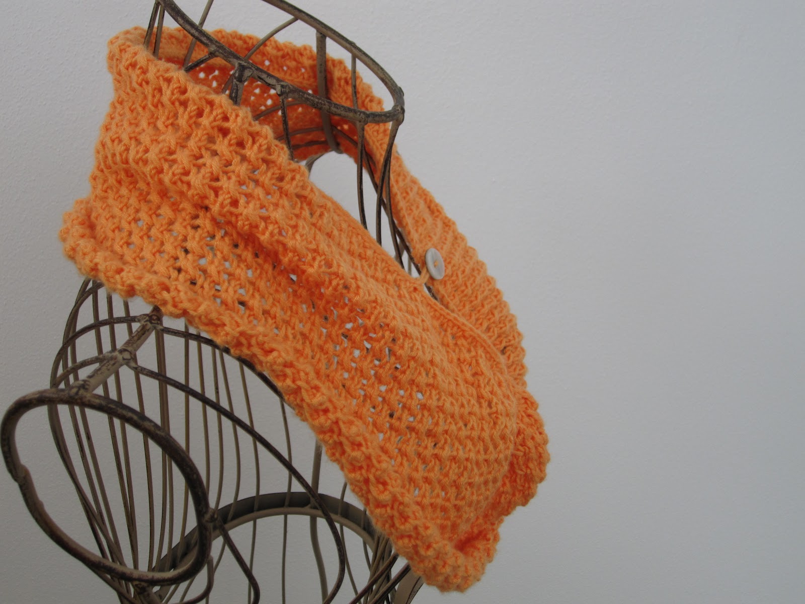 Balls to the Walls Knits: Gathered Mesh Cowl
