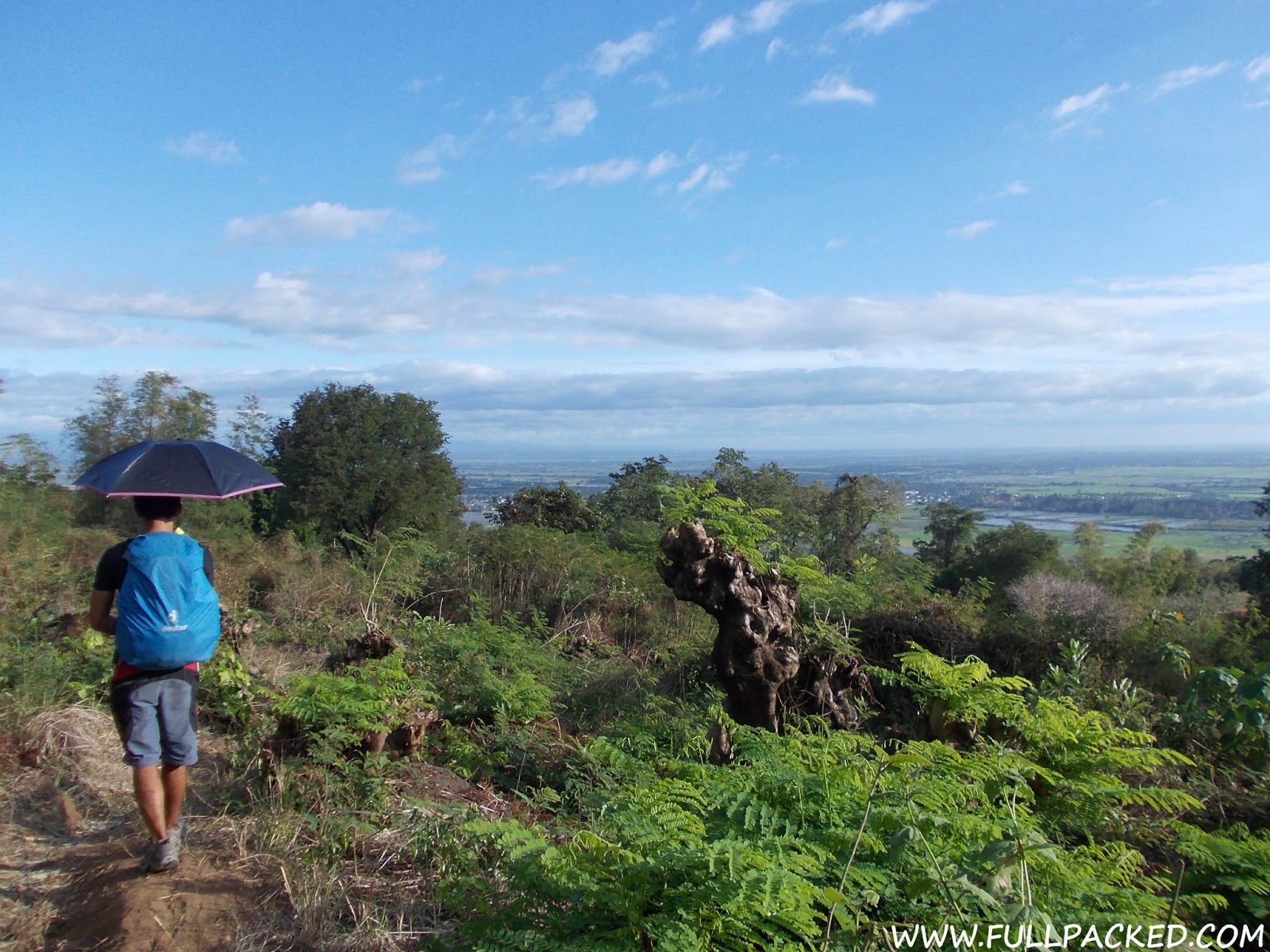 Mt. Arayat Traverse Day hike | Magalang-Arayat Trail | Boondocken