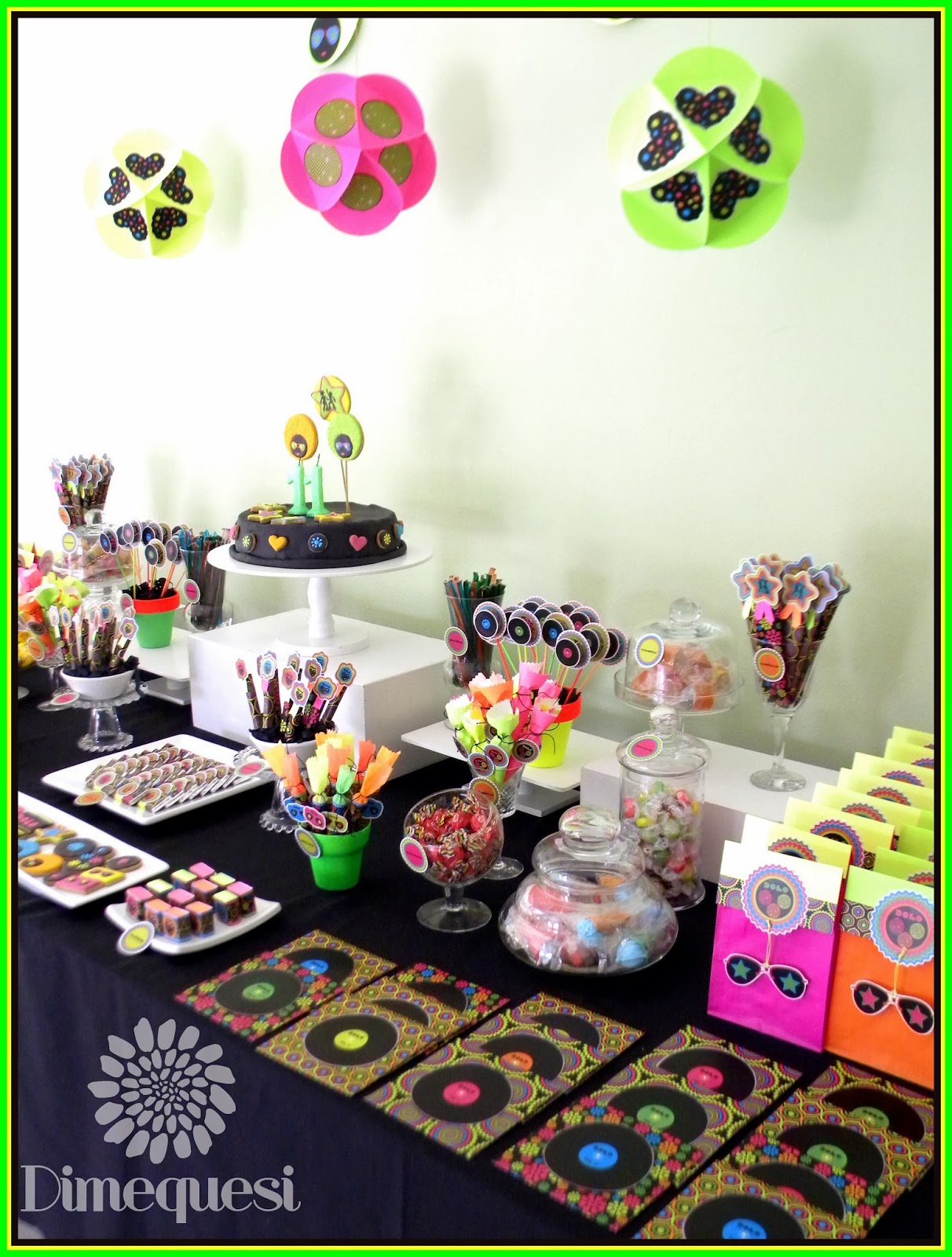 Decoración para fiesta de los 70 - Imagui