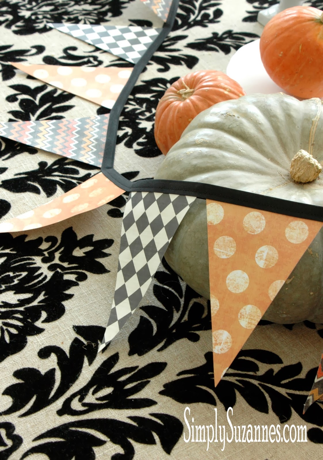 Simply Suzanne's AT HOME: simple Halloween bunting