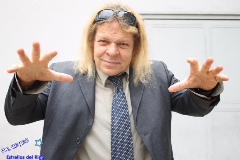 Memorias de un Enfermo Mental: Muere Emilio Charles Jr. "El rey del ...