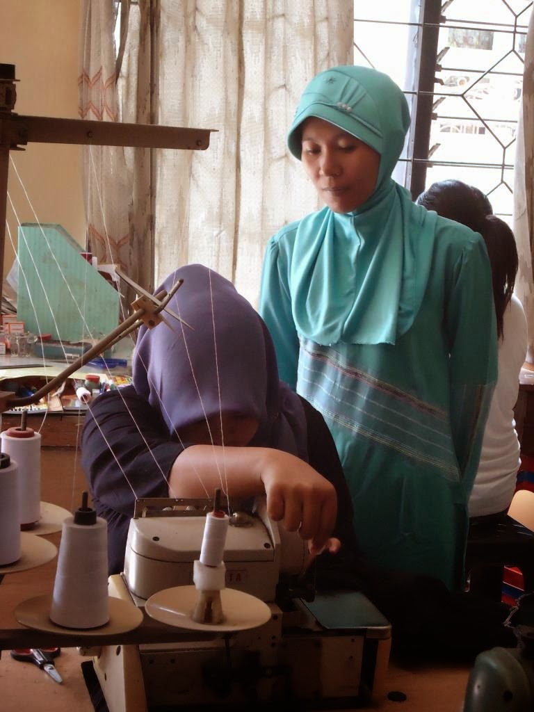 CARA MENGUKUR DAN MEMBUAT POLA MODEL KEBAYA ~ Kursus Menjahit