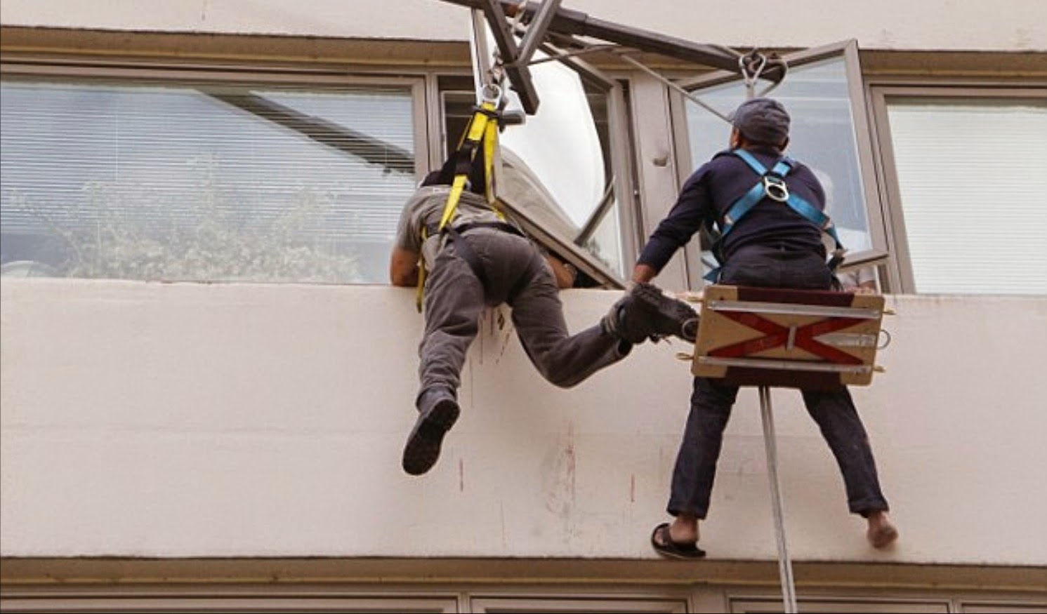 Robinson-Solutions Professional Window Cleaning: Rescue For Window ...